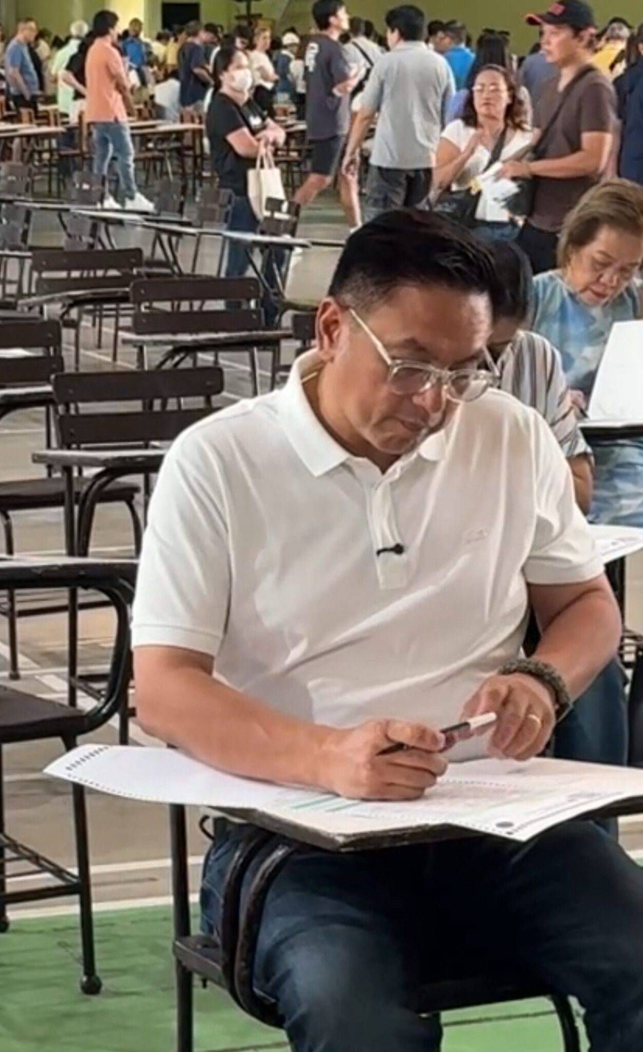 pormal ng nakaboto si Muntinlupa mayor Ruffy Biazon sa ayala alabang muntinlupa.. - Reporma